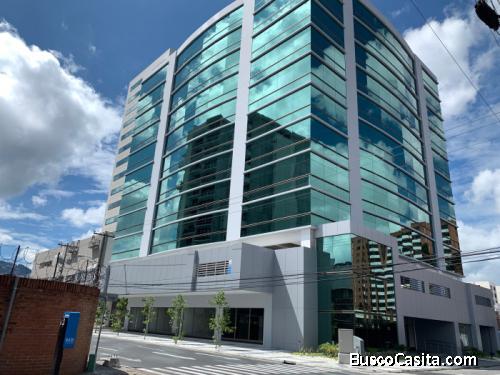 Oficina en RENTA zona 10 Edificio Torino en Guatemala