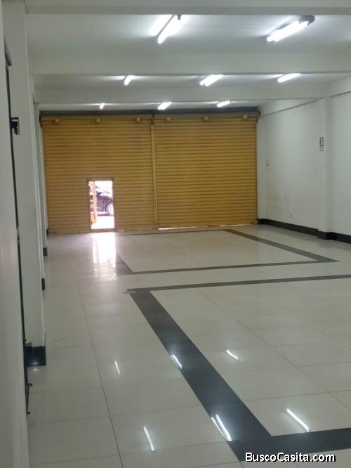 ALQUILO AMPLIO LOCAL COMERCIAL EN PLENA AV. PABLO CASALS en Perú