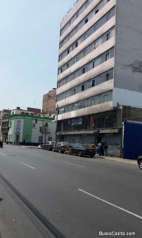 REMATO DEPARTAMENTO 3r PISO edificio RENIEC, Jr. Quilca esq. Jr. Chota, LIMA en Perú