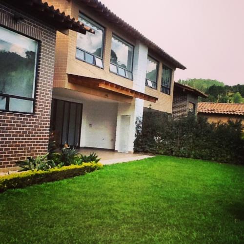 PRECIOSA CASA UNIDAD CERRADA en Colombia