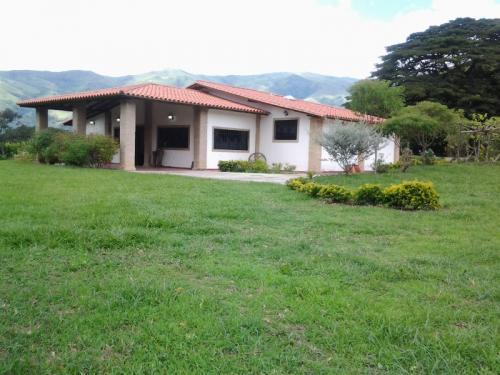 Hermosa Casa de Campo 218 m² en Chirgua, Edo. Carabobo. en Venezuela
