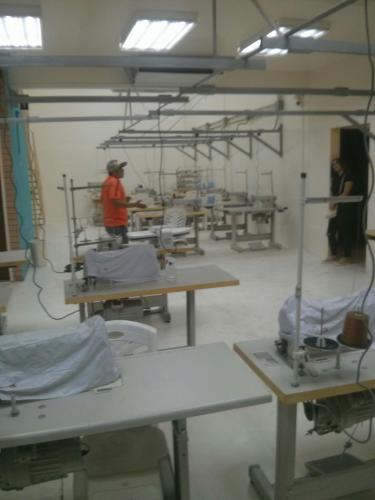 TEXTILERA ESTRENAR TOTALMENTE EQUIPADA CON PROPIEDAD en Venezuela