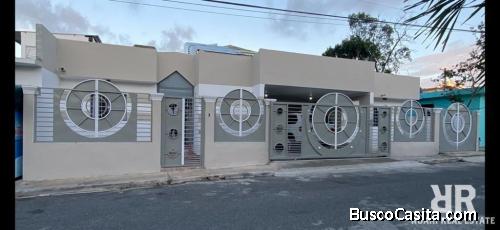 CASA DE VENTA EN LA AV. ESPAÑA SANTO DOMINGO ESTE en República Dominicana